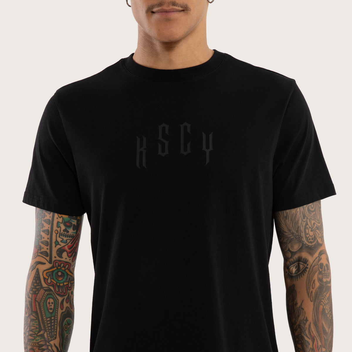 Trapped Dual Curved Tee Jet Black | KSCY