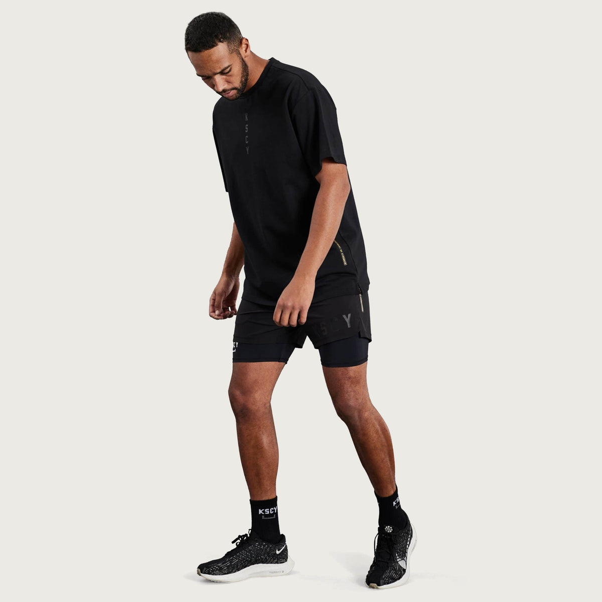 Dynamic Box Fit Tee in Jet Black - Kiss Chacey Activewear